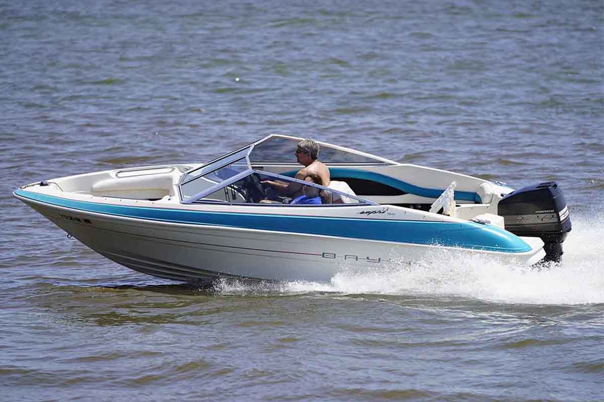 How Fast Can a Bowrider Go? [Top Speed Chart] - boatreviewbank.com